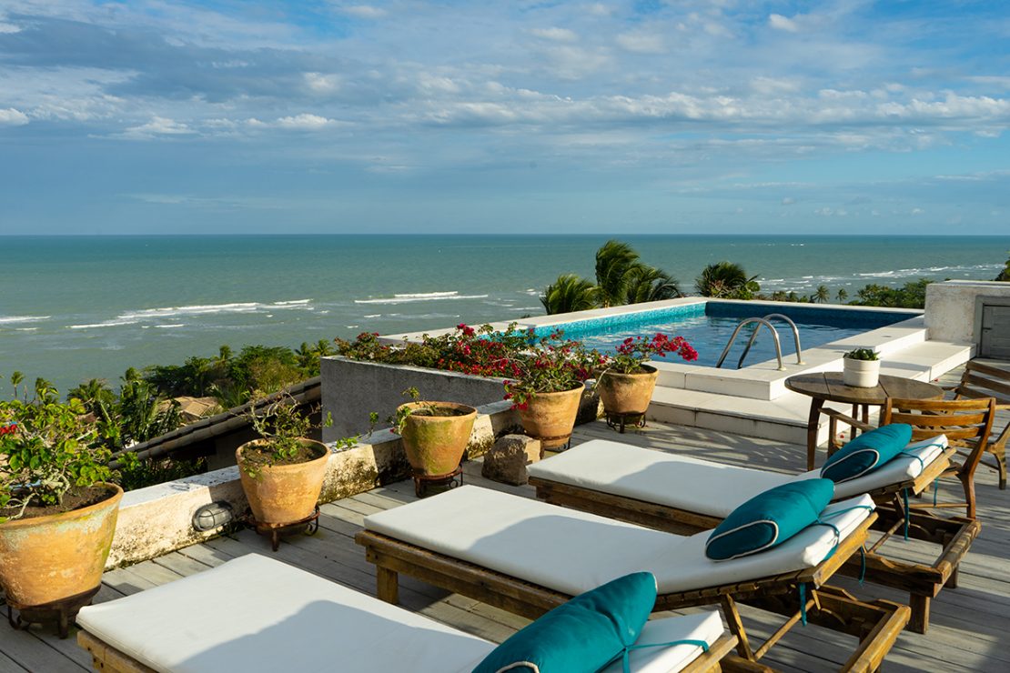 Maitei: Hotel boutique de arquiteto com belas vistas para o mar na ...